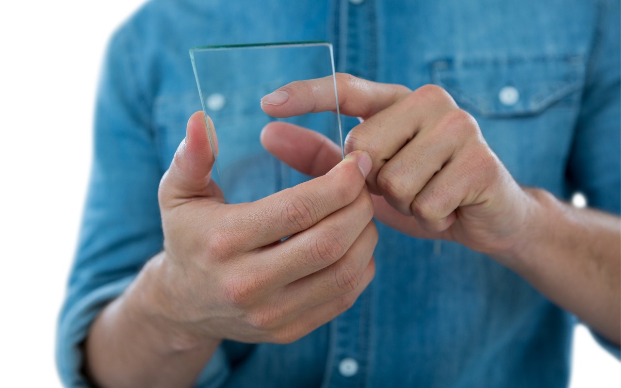 If Your iPhone’s Lock Screen Clock Is Too Transparent, You Can Fix It